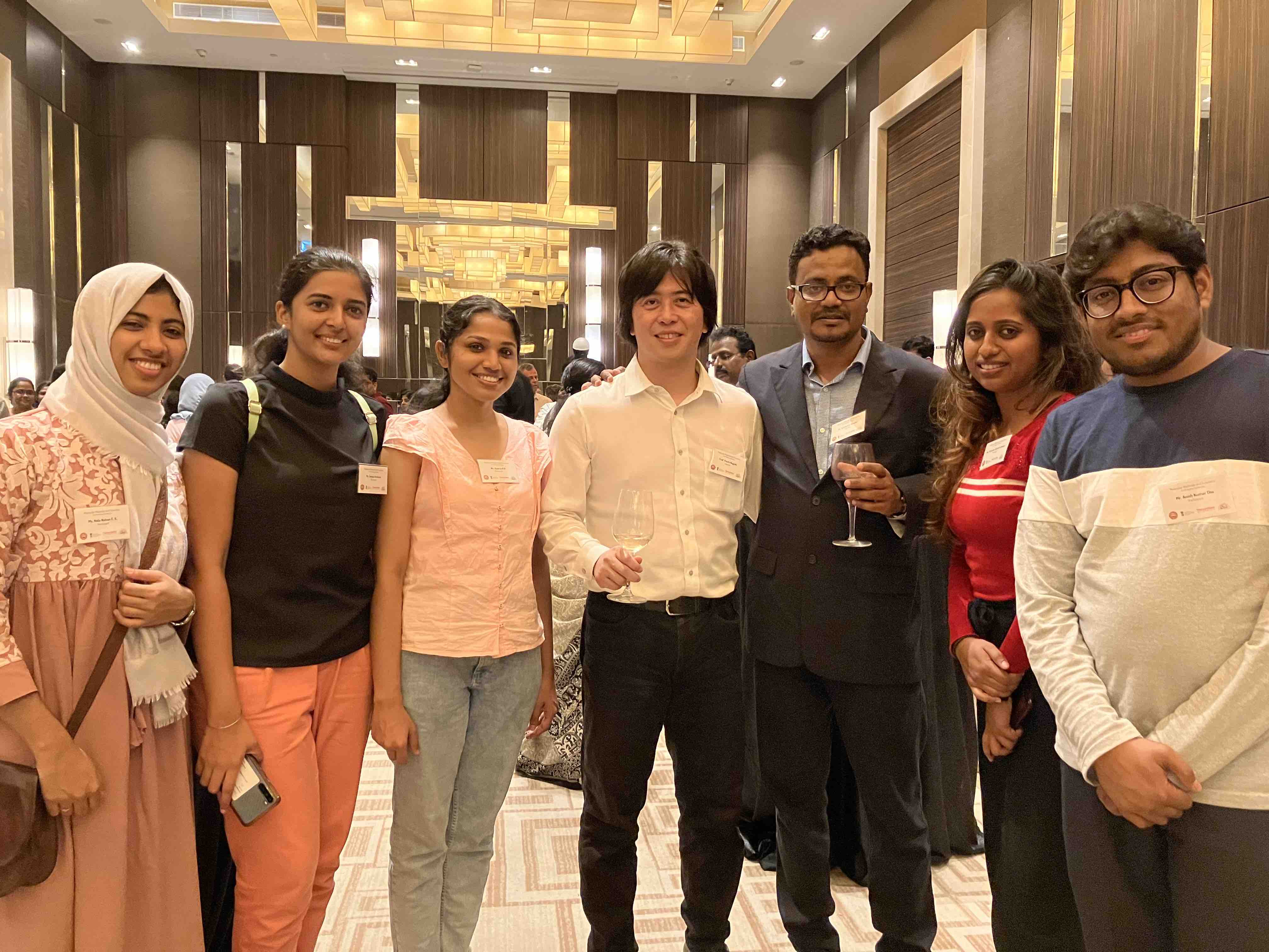 Sukhendu Mandal 教授グループのメンバーと